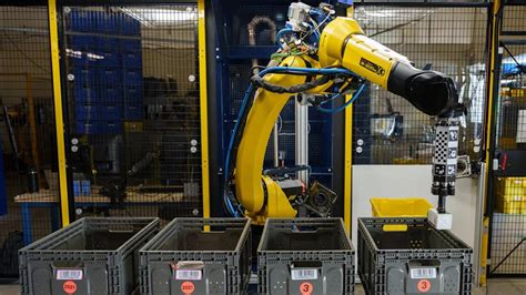 Amazons Latest Robot Picker For Warehouses Uses Ai To Identify Objects