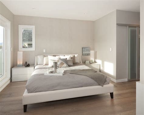 Medium Sized Bedroom Design Ideas Renovations And Photos