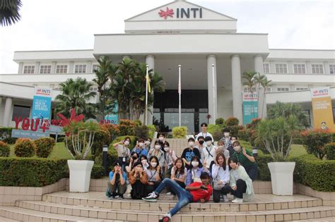 Inti International University