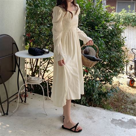 스퀘어넥 스모크 밴딩 프릴 디테일 퍼프 롱원피스 Ag114919