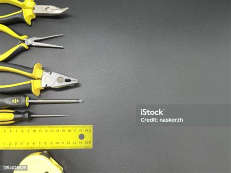 아침에 쿠키가 있는 음료 나 커피를위한 검은 컵 모캡 복사할 장소가 있는 프레젠테이션 0명에 대한 스톡 사진 및 기타 이미지 0명 가벼운 개체 그룹 Istock