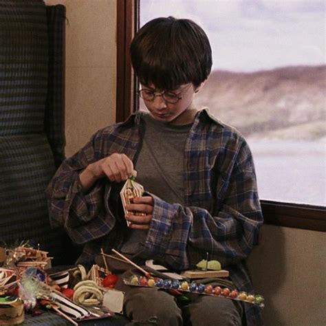 Пин от пользователя Michelle на доске Photowall Книжные проекты Хогвартс Обои гарри поттер