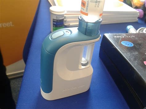 First Look Accu Chek Aviva Insight Pump Circles Of Blue