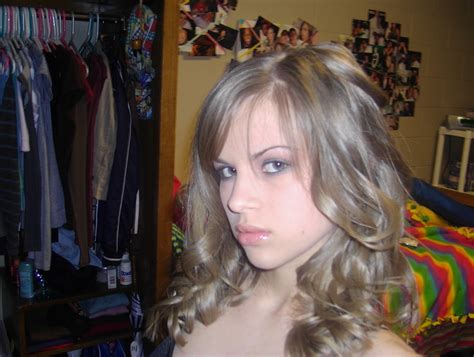 Girlie Beads Pussy On Sex Machine In Amateur Pics Porn Pictures Xxx