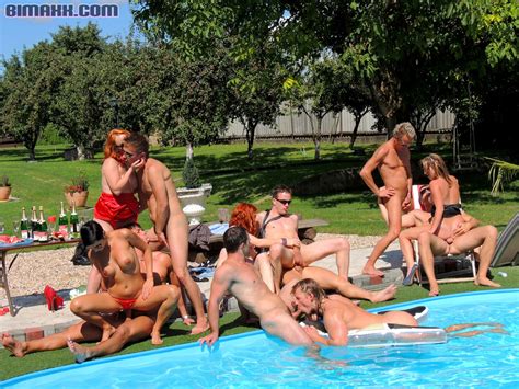 Seven Naked Dudes And Three Lusty Babes Enj XXX Dessert Picture