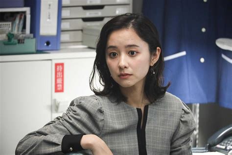 【写真 3 4枚】（c）フジテレビ 風間公親－教場0－：第2話 小学校教師が遺体で発見 保護者役の宮澤エマに疑惑？ Mantanweb