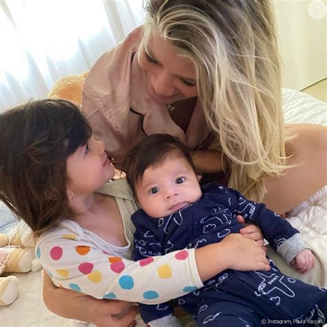 Filha De Sertanejo Cristiano Posou Para Foto Com A M E E O Irm O Purepeople