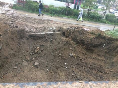 Нийтийн эзэмшлийн талбайд газар шорооны ажил хийж байсныг зогсоожээ