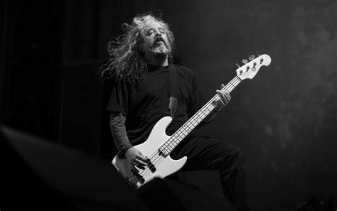 감정 공연 기타리스트 긴 머리 남자 놀이 다이나믹한 라이브 쇼 라이브 엔터테인먼트 라이브 음악 라이브 콘서트