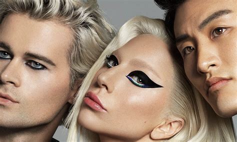 50 Celebrities With Big Noses