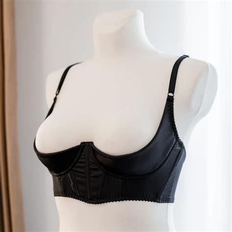 Satin Open Lingeries Cupless Corset Bra Open Shelf Plus Size Support