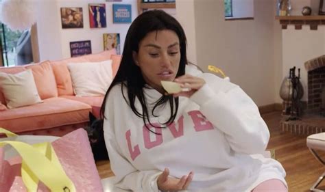 Katie Price Nearly Makes Presenter Vomit With Disgusting Eating Habit