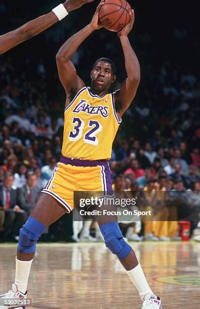 Magic Johnson Pass Photos And Premium High Res Pictures Getty Images