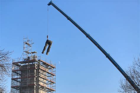 Свалиха и последната част от Паметника на Съветската армия