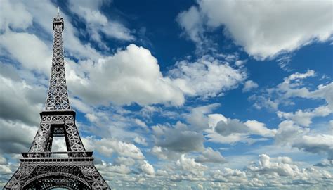 구름이 있는 아름다운 하늘을 배경으로 에펠탑 파리 프랑스 0명에 대한 스톡 사진 및 기타 이미지 0명 각도 건물 외관 Istock