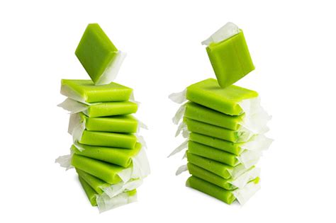 베트남 코코넛 캔디 또는 Keo Dua는 흰색 배경에 고립되어 있습니다 0명에 대한 스톡 사진 및 기타 이미지 0명 Taro Leaf 농업 Istock