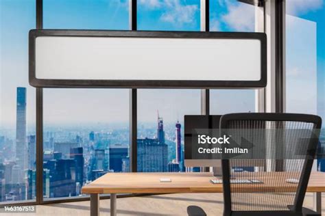 탁 트인 스카이라인 전망을 향한 책상과 작업 공간이 있는 대형 현대식 사무실에 복사 공간이 떠 있는 빈 검색 창 3d 그림 0명에 대한 스톡 사진 및 기타 이미지 Istock