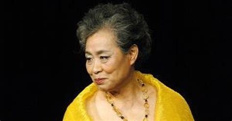 여의사들의 패션쇼 젊은 모델에게 없는 품위가 우리 무기