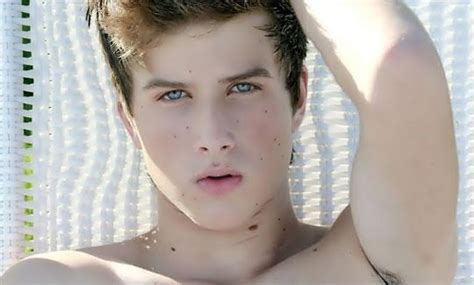 Fotos Fakes De Meninos Sem Camisa Part 5 Fotos Fakes De Meninos Sem Camisa Part 5