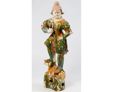唐三彩武士踏牛俑 华侨博物院