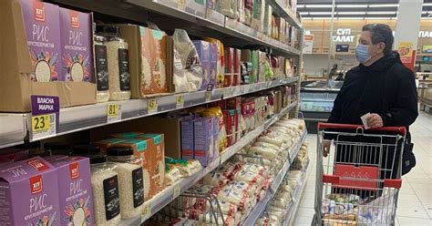 На 8 гривень Ашан Метро та Варус показали як змінилися ціни на соняшникову олію гречку сіль