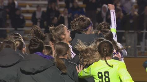 Shootout Heroics From Kells Lindsay Send Loras To D3 Sweet 16
