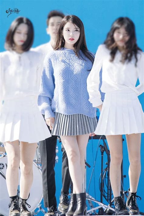 레전드였던 하늘색니트 아이유 인스티즈instiz 이슈 카테고리 레전드였던 하늘색니트 아이유 인스티즈instiz 이슈 카테고리