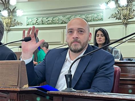 Presentan Ley Para Acortar La Brecha Digital En Adultos Mayores Grupo