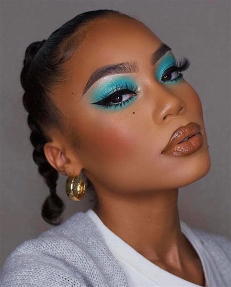 21 Stunning Blue Makeup Looks [trends 2024] Blue Makeup Bright
