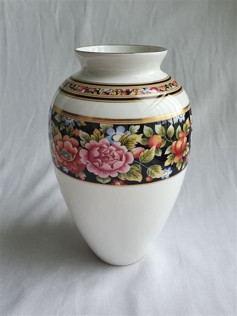 웨지우드 클리오 화병 무료 배송 홍차잔 커피잔 앤틱잔 빈티지잔 도자기 본차이나 영국 찻잔 접시 그릇 컵 핸드드립 홈카페