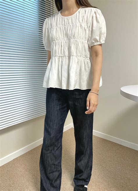 스모킹 셔링 라운드넥 퍼프 반팔 블라우스 2color