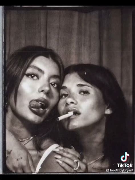 요즘 외국 인플루언서 사이에서 유행하는 해외 버전 인생네컷 모음  인스티즈 Instiz 이슈 카테고리