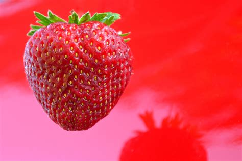 1366x768 Wallpaper Strawberry Fruit Peakpx