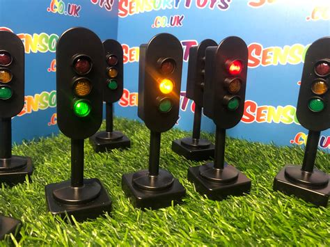 how to make a diy toy traffic light craftulate at b i