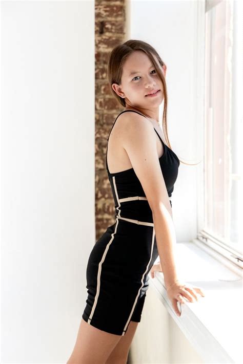 Ava Bladet — Niche Models And Talent