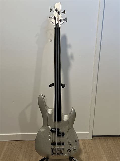 Switch Vibracell Fretless Bass Silver Metallic Extremely Reverb