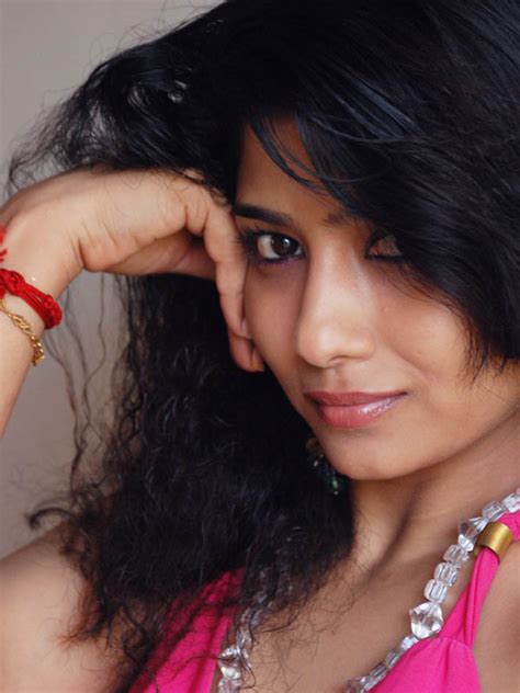 Liya Sree Actress Photo Image Pics And Stills