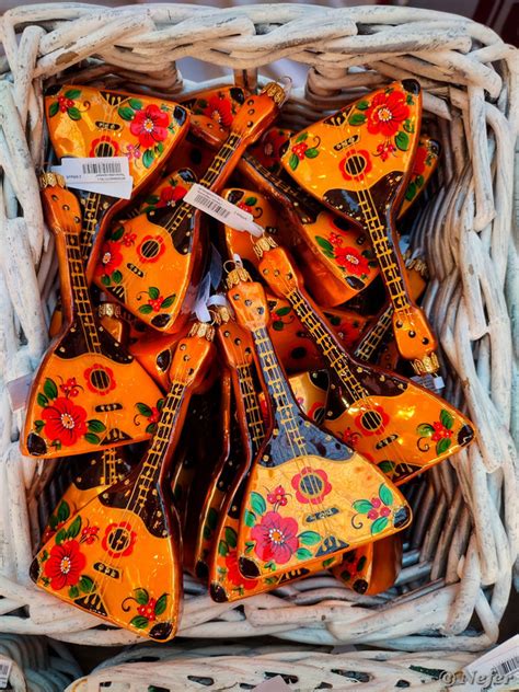 В ГУМе продаются елочные игрушки вот несколько примеров Nefer — Livejournal