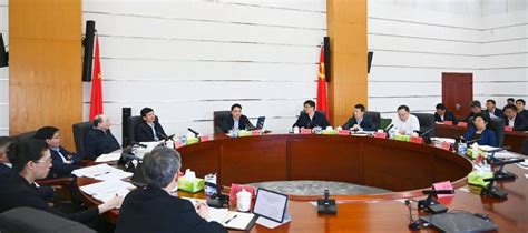 李干杰与新当选两院院士研修班学员举行座谈中国科学院人才科研