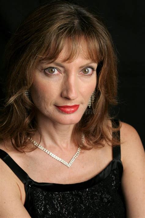 Retrato De Una Se Ora Foto De Archivo Imagen De Formal