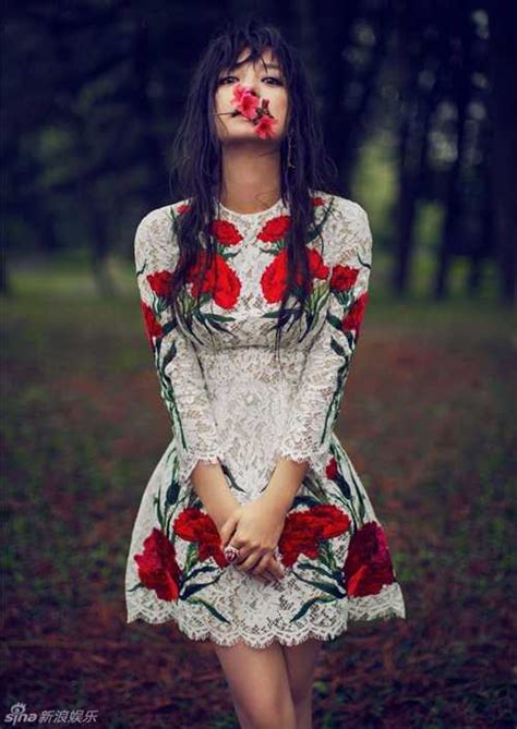 Triệu Vy Sexy Hoang Dã Trong Bộ Hình Mới