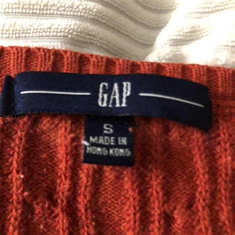 ⭐️ Small Orange Gap Sweater ⭐️ Sleeves Are A Bit Depop