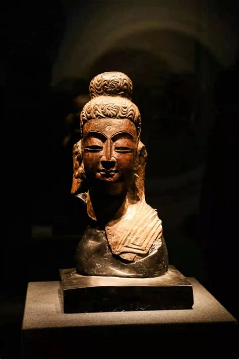 铭心妙相龙门石窟艺术对话特展