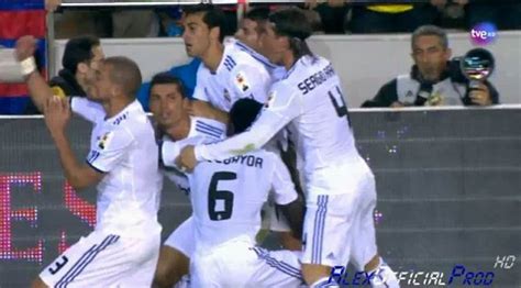 Pepe Barcinim Navijačima Pokazao Bosanski Grb Tportal