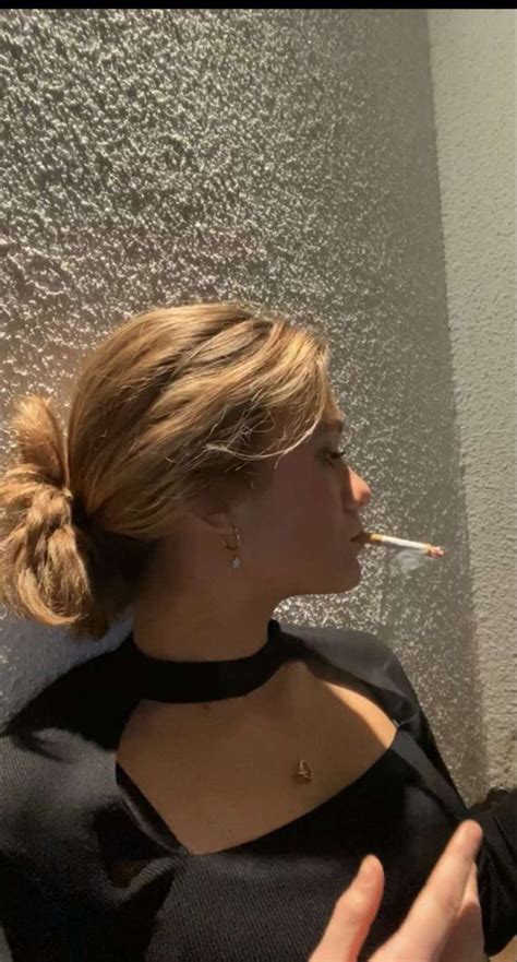 Smoking Ladies Sexy Smoking Girl Smoking Girl Photo Poses Girl