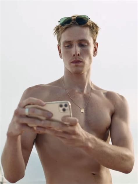 Harris Dickinson Harris Dickinson Dickinson Just Beautiful Men