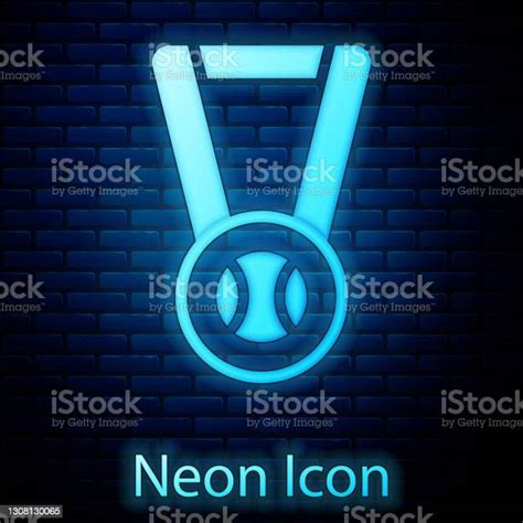 벽돌 벽 배경에 고립 된 야구 공 아이콘과 빛나는 네온 메달 우승자 기호 벡터 1에 대한 스톡 벡터 아트 및 기타 이미지 1