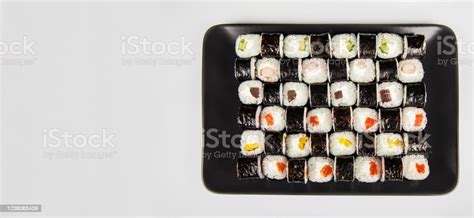 호소 초밥 세트와 스시 롤 다양한 초밥과 생선 치즈롤 흰색 배경 위에 격리되었습니다 레스토랑에 대한 스톡 사진 및 기타 이미지 레스토랑 0명 Unagi Sushi