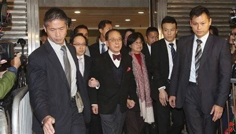 香港前特首曾荫权被判公职人员行为失当罪 获准保释 界面新闻 中国
