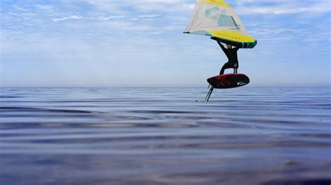 Kitefoiling The Beginners Guide Backingwind